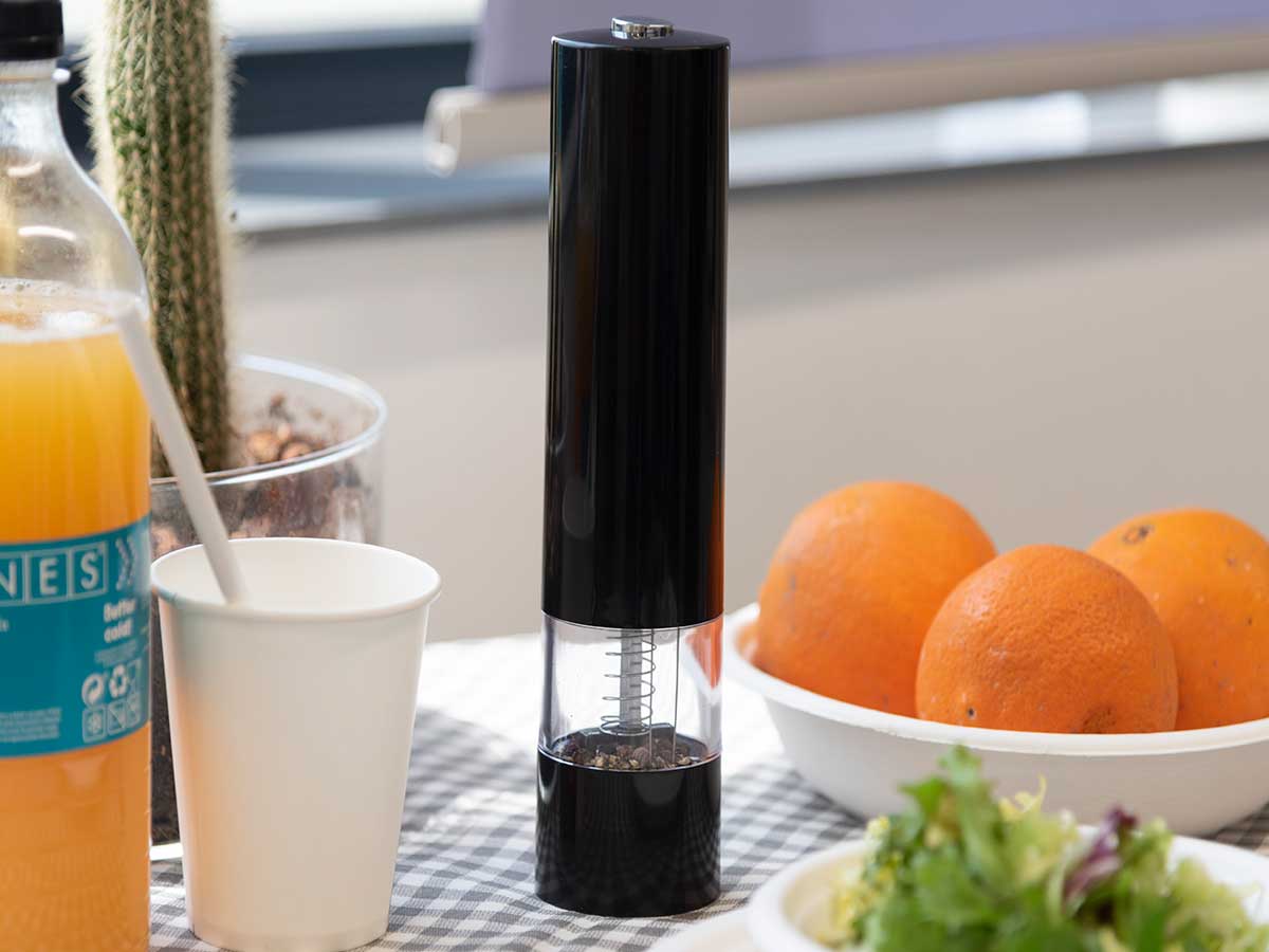 Salero pimentero electrico con led plata - Productos - Tendencia Única